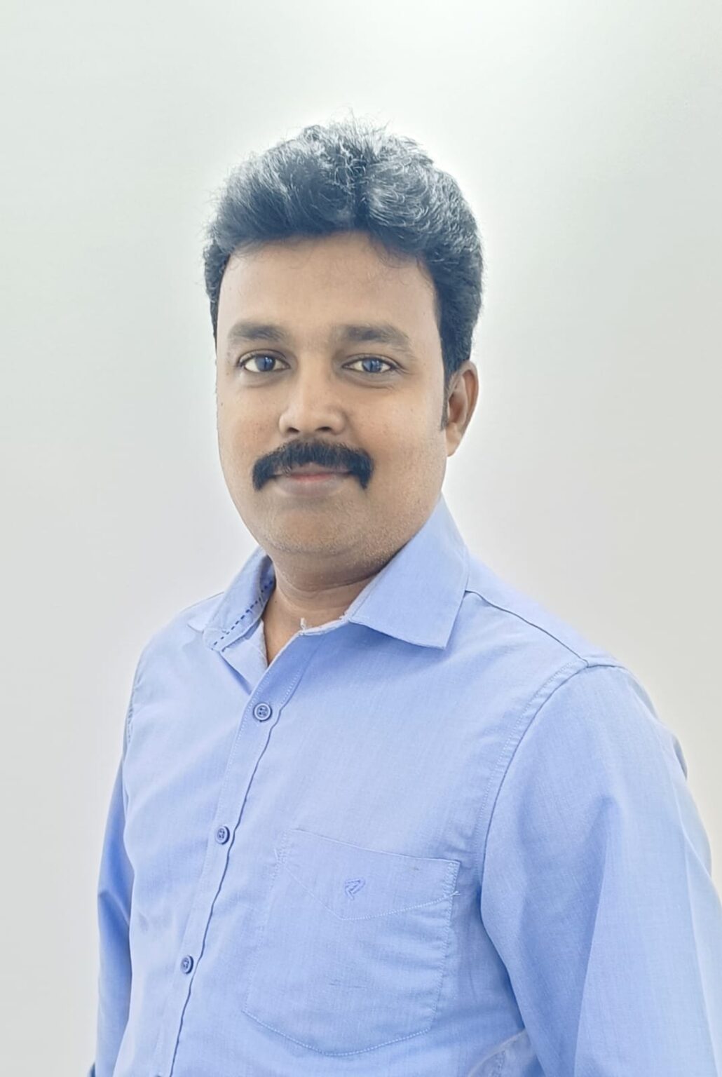 Artist Mr. Selvakannan Rathinam, Founder of SK's THE LINES & CURVES ...